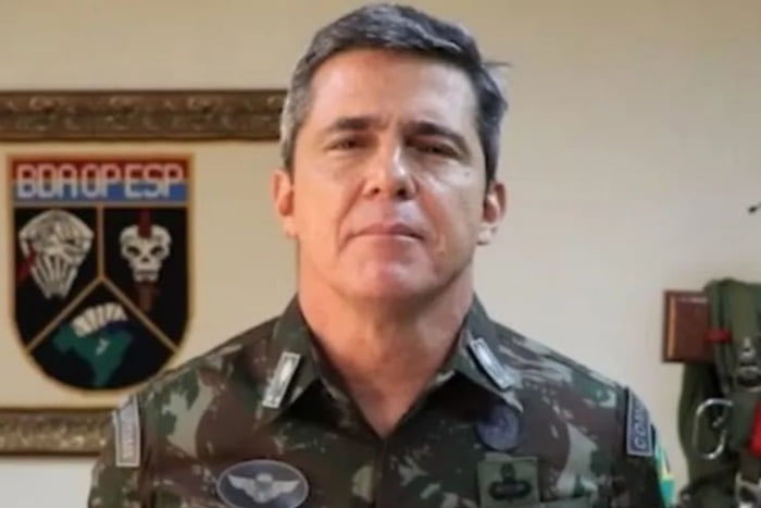Áudio: “presidente tem que decidir e assinar esta merda”, disse general | Comando VP