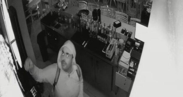 Veja momento em que dono de restaurante mata ladrão | Comando VP