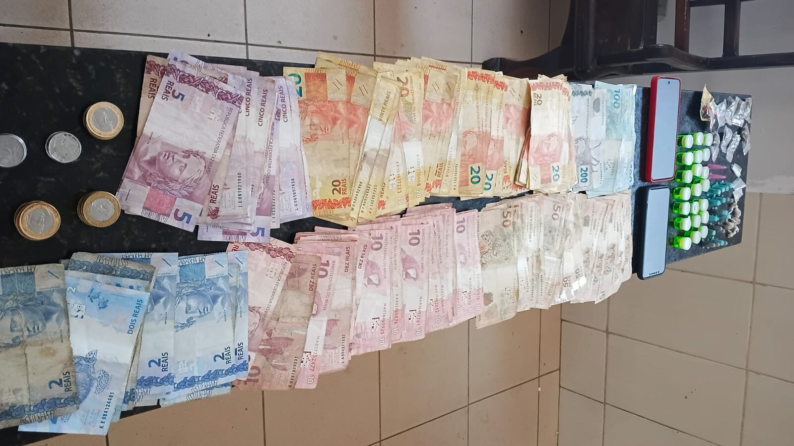 PM detém “torre” do tráfico - Comando VP